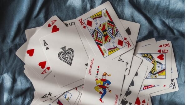 Card Games Like UNO And Their Rules - Learning Board Games